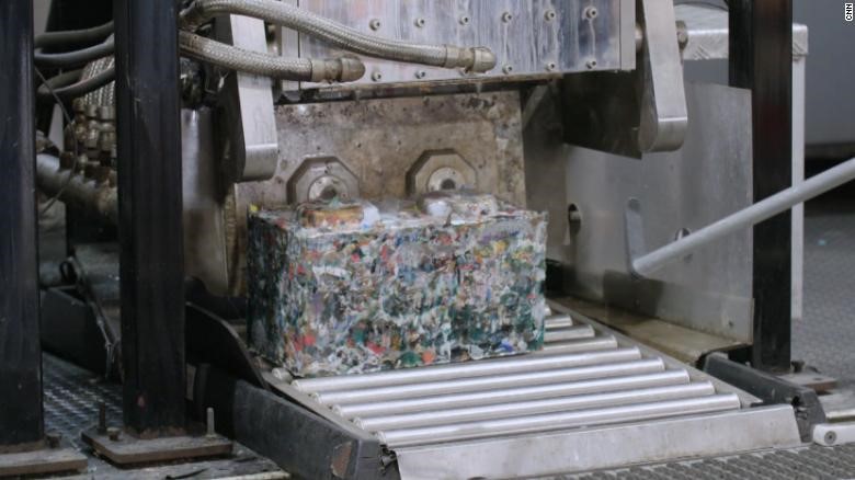 This company is turning heaps of plastic trash into construction ...